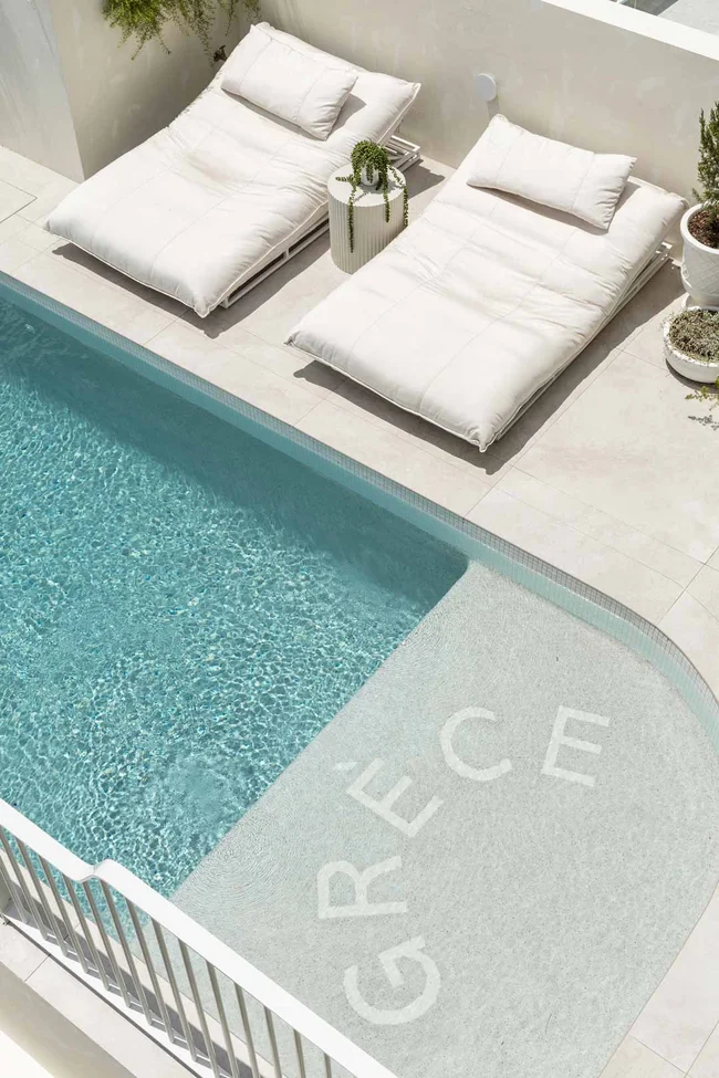 Grèce: Co-Owner of SABO SKIRT’s Modern Mediterranean-Style House ...