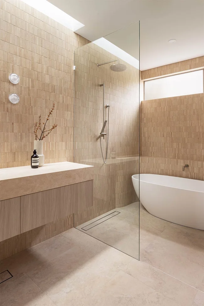 Shower Over Bath: Pros and Cons of a Bathtub Shower Combo | ABI Interiors