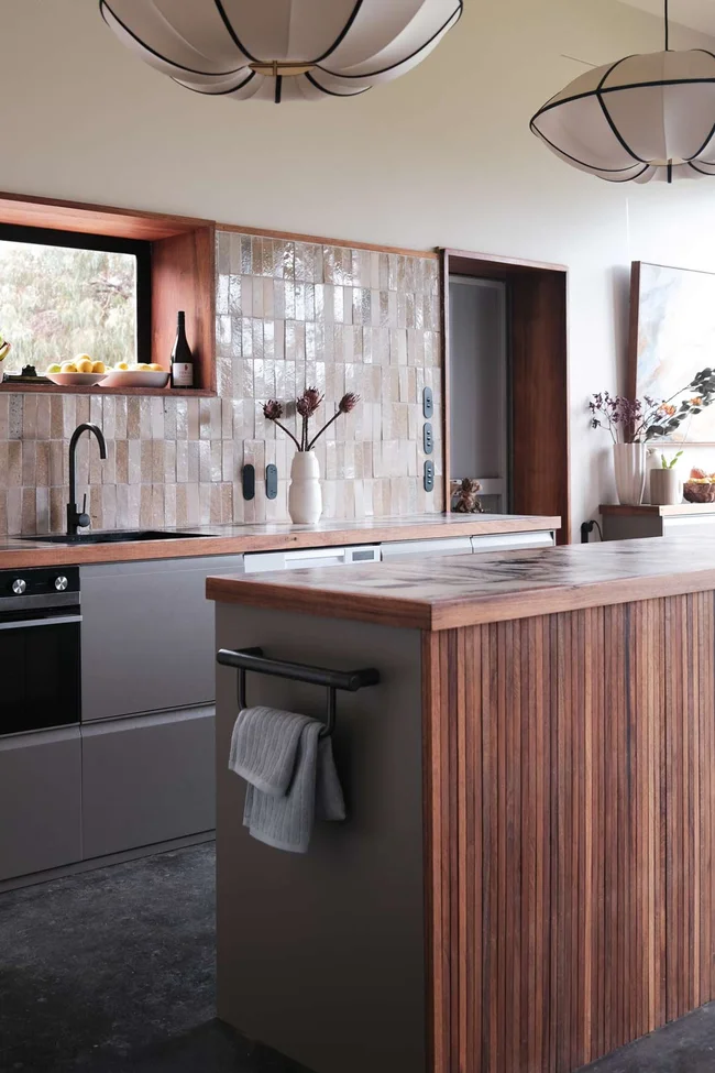 Lander—Se: From Shed To Sanctuary, an Interview With Artist Hannah ...