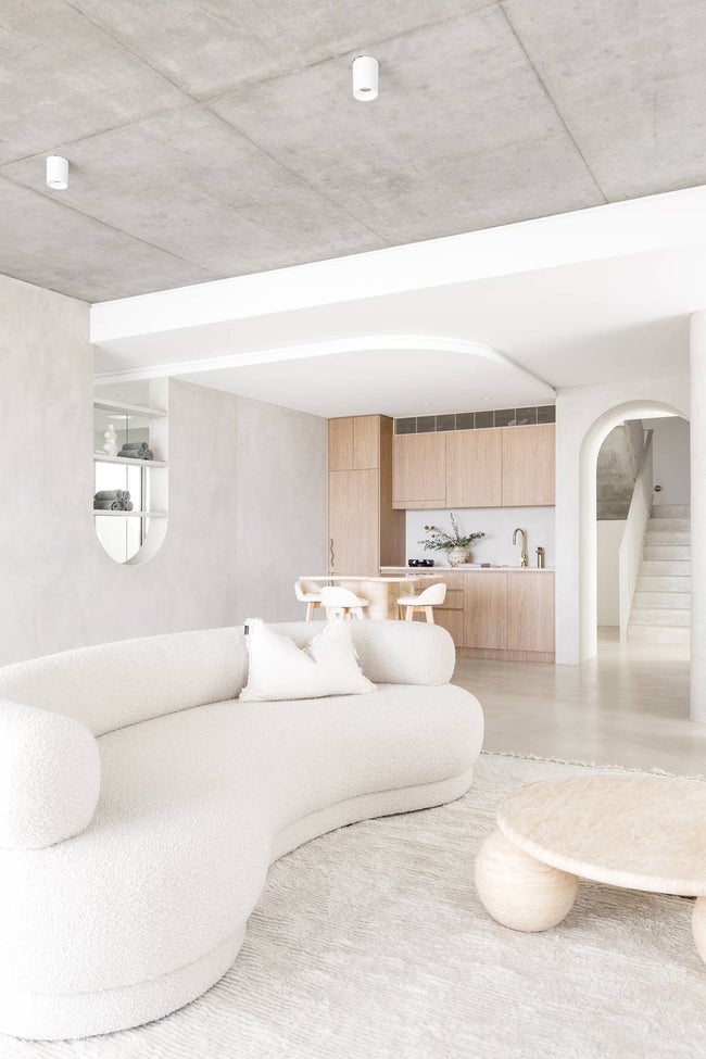 Grèce: Co-Owner of SABO SKIRT’s Modern Mediterranean-Style House ...