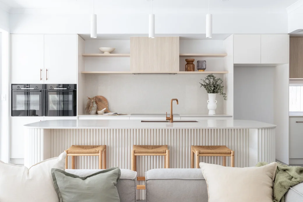 A Modern Home Where Spaciousness and Natural Light Become Cohesive ...