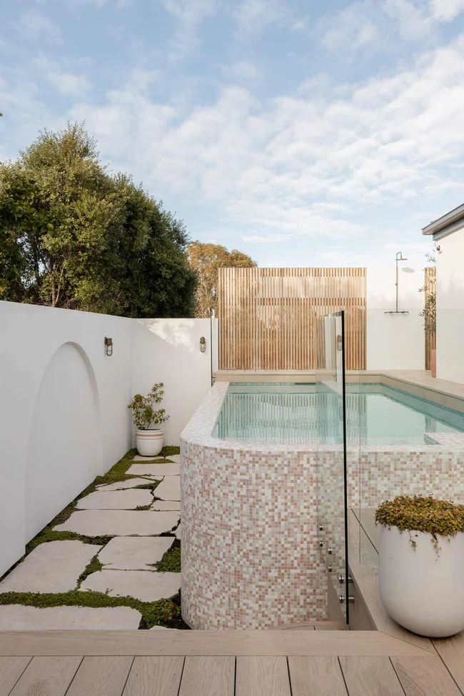 5 Pool Area Ideas to Consider When Redesigning Your Outdoor Haven | ABI ...