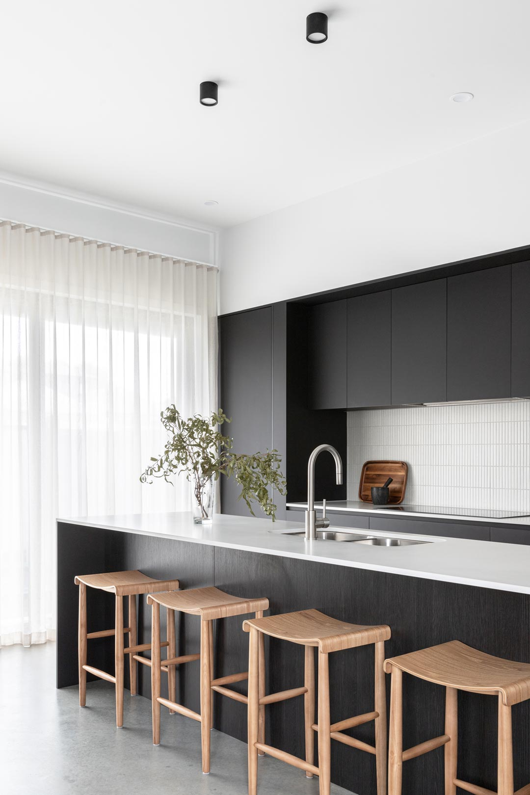 The Sociable Weaver’s Japanese-Style House Is a Thoughtful Inner-City ...