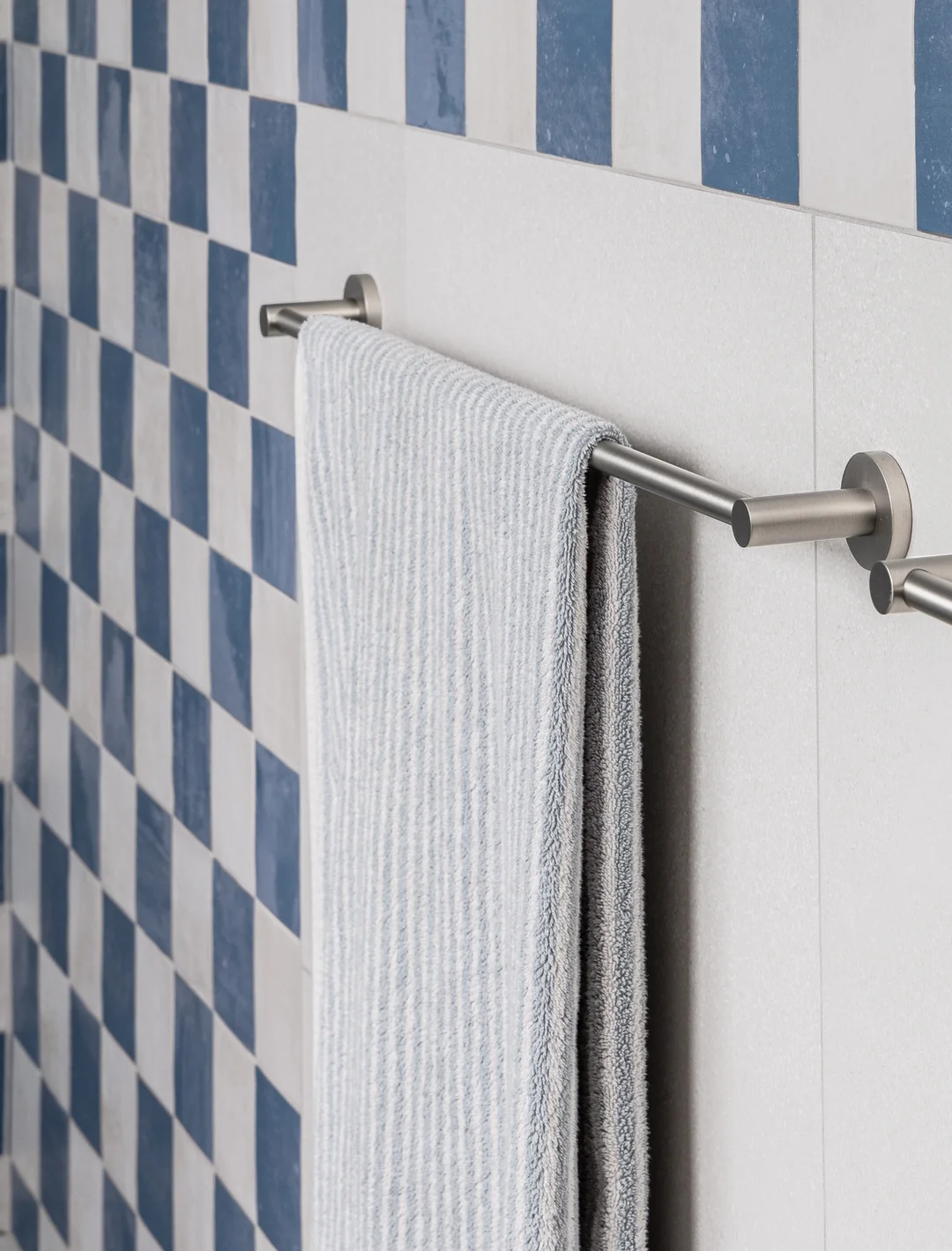 Grèce: Co-Owner of SABO SKIRT’s Modern Mediterranean-Style House ...