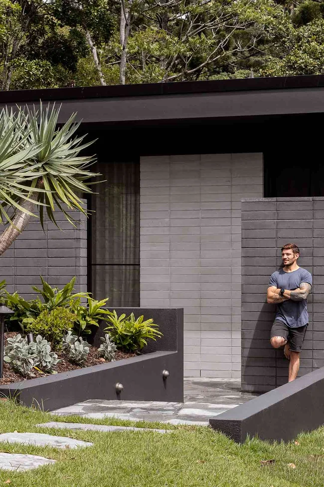 Step Inside Luke Zocchi’s Home, Inspired by Tropical Brutalism | House ...