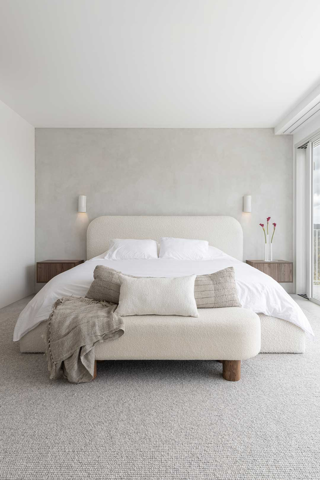 Grèce: Co-Owner of SABO SKIRT’s Modern Mediterranean-Style House ...