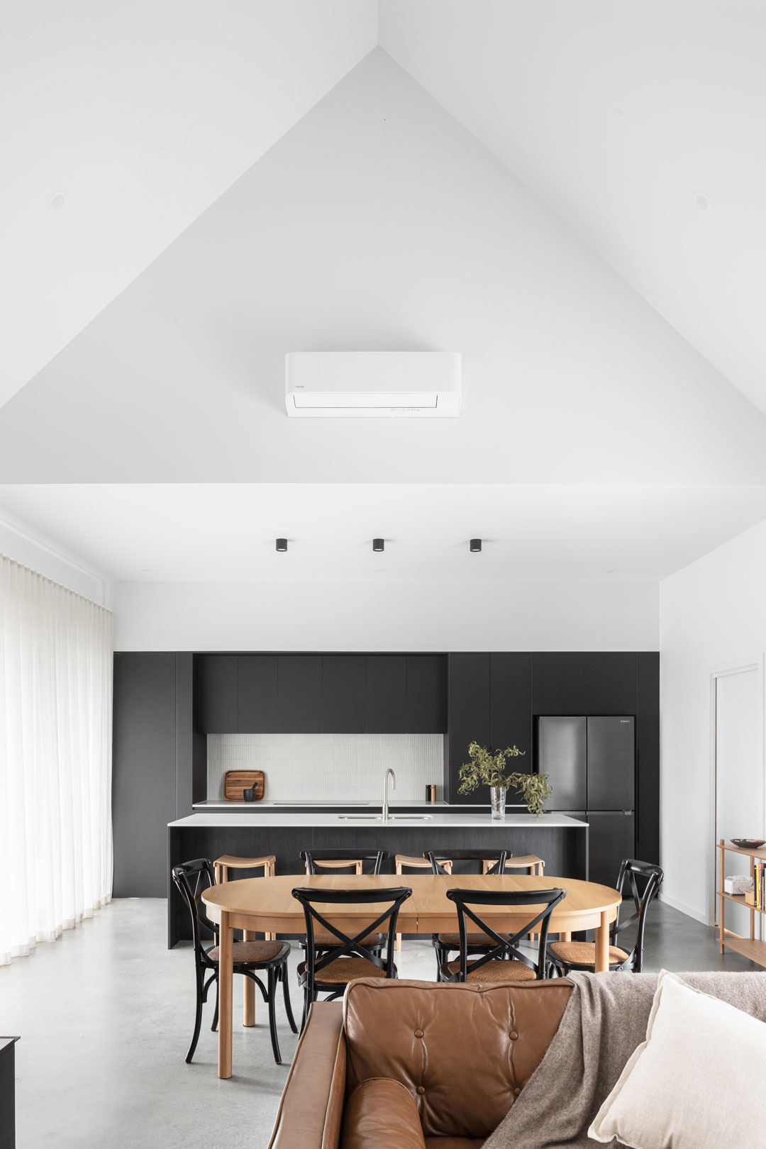 The Sociable Weaver’s Japanese-Style House Is a Thoughtful Inner-City ...